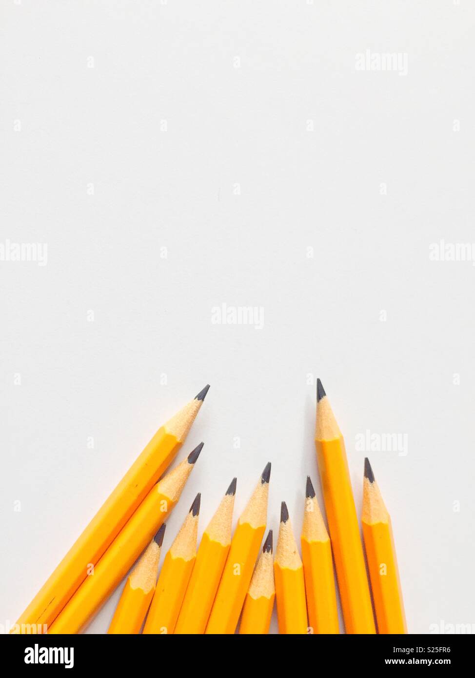 Pencils for writing hi-res stock photography and images - Alamy