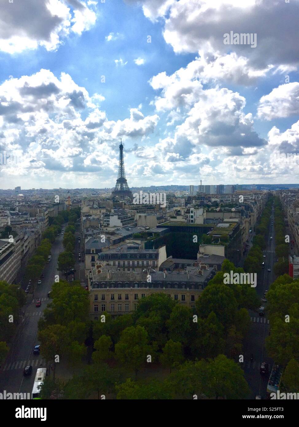 Eiffel tower arc triumph hi-res stock photography and images - Alamy
