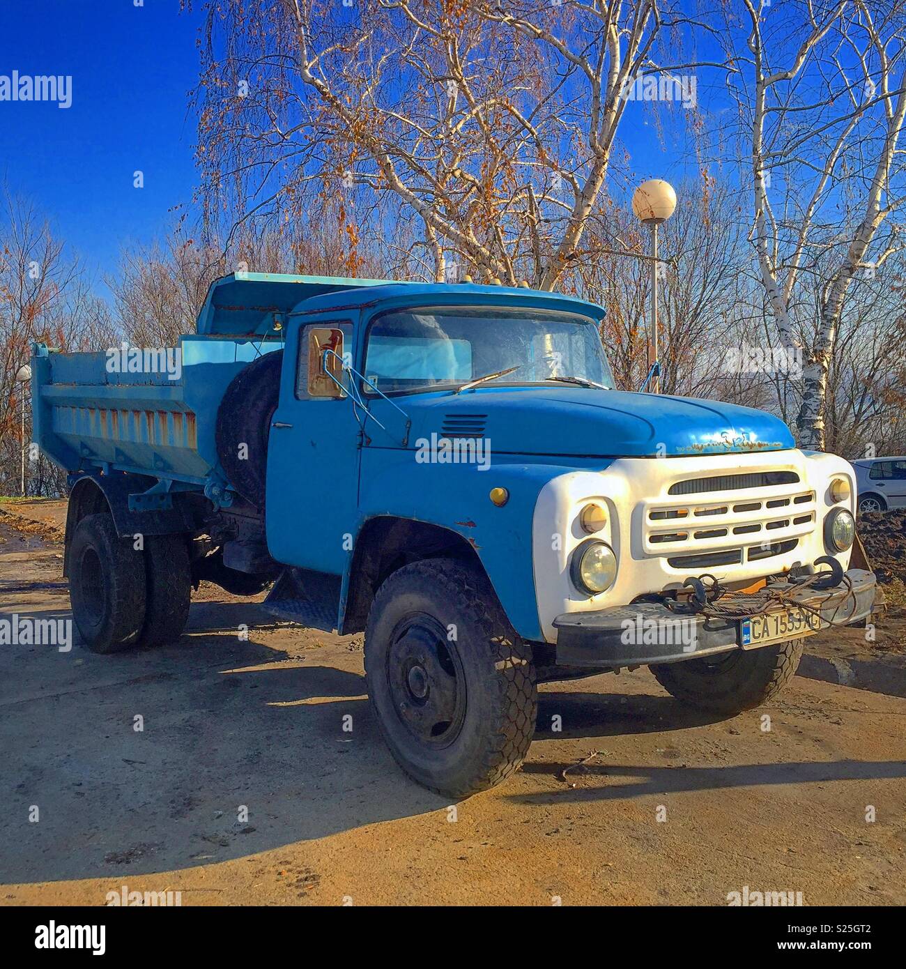 Blue lorry hi-res stock photography and images - Alamy