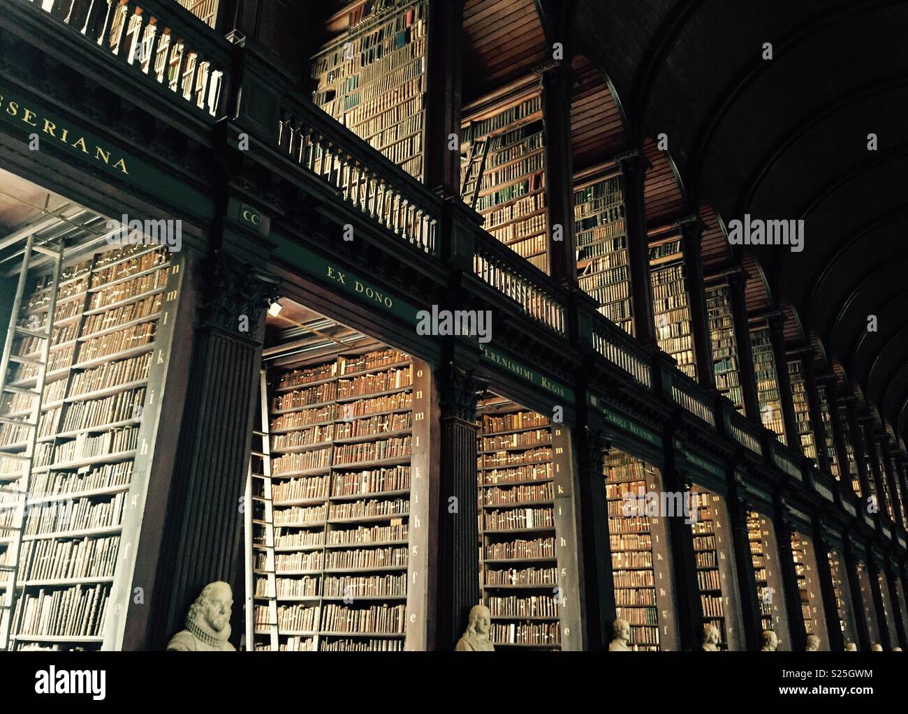Trinity library Dublin Stock Photo - Alamy