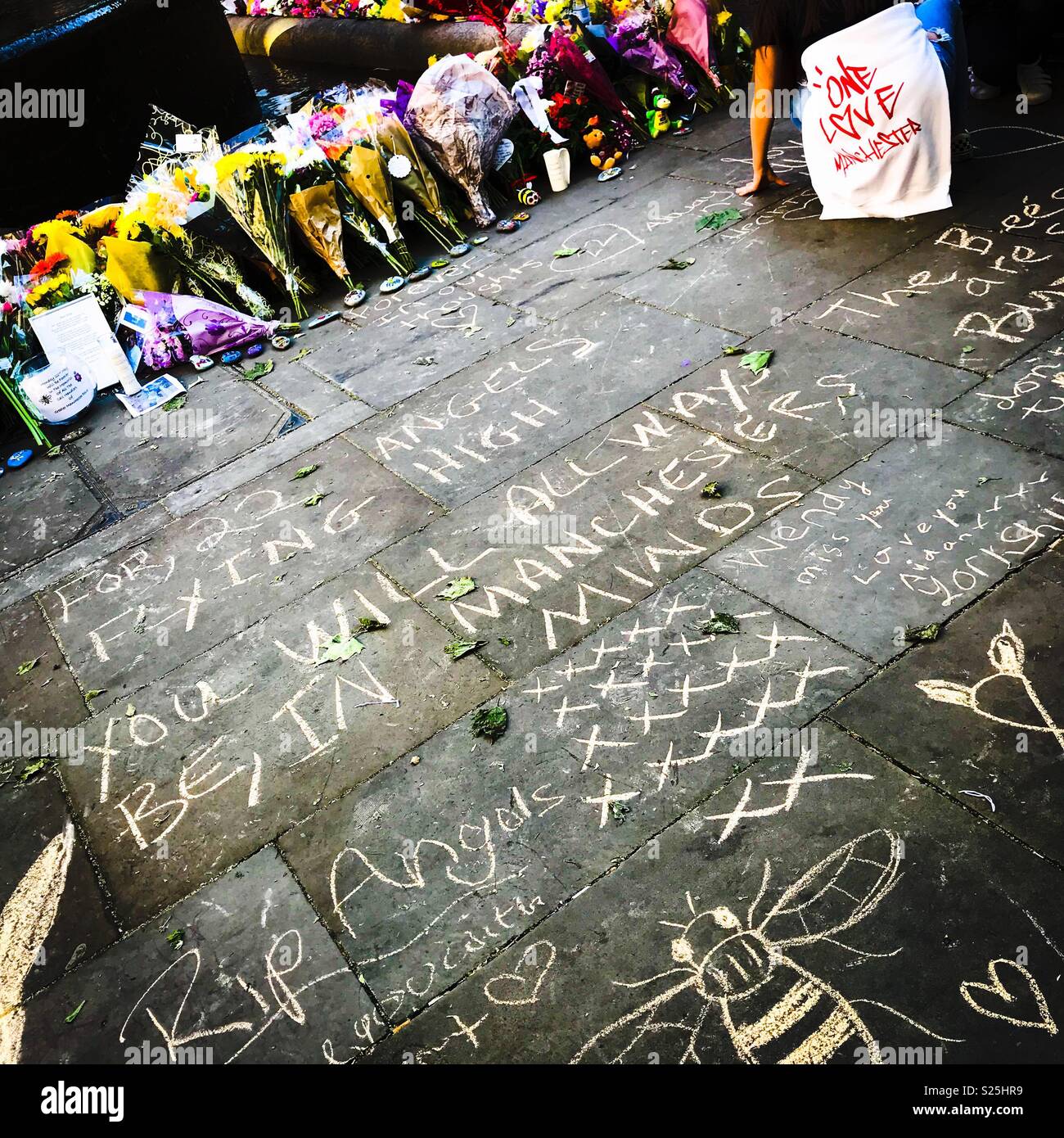 Manchester remembrance hi-res stock photography and images - Alamy