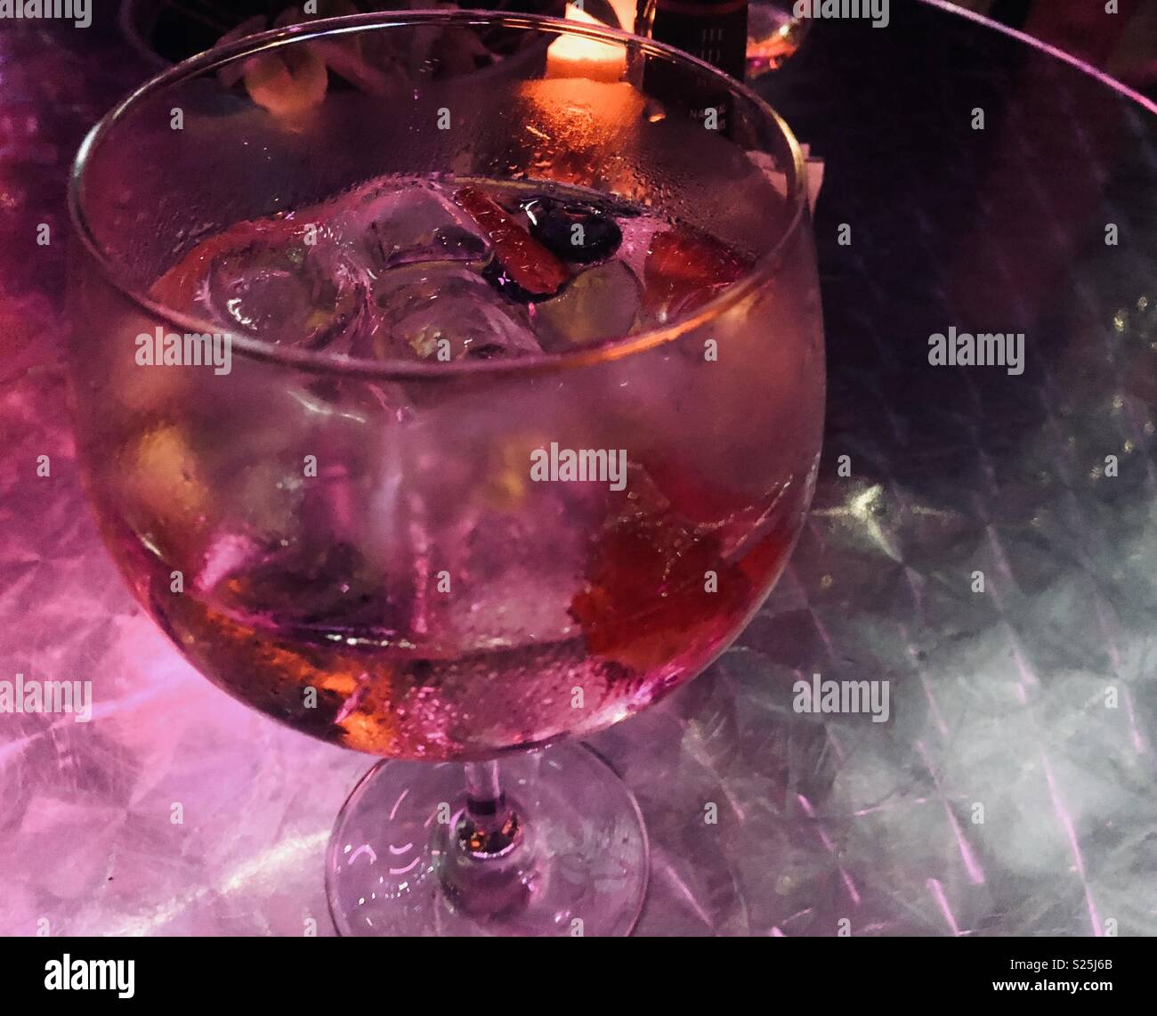 Gin and tonic time Stock Photo - Alamy