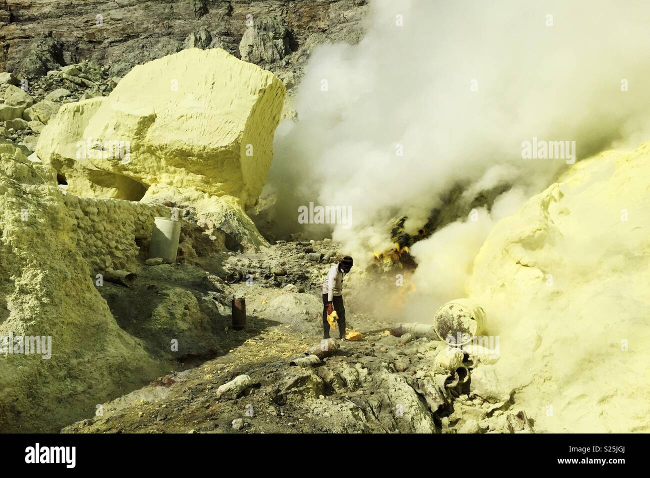 Sulphur miner hi-res stock photography and images - Alamy