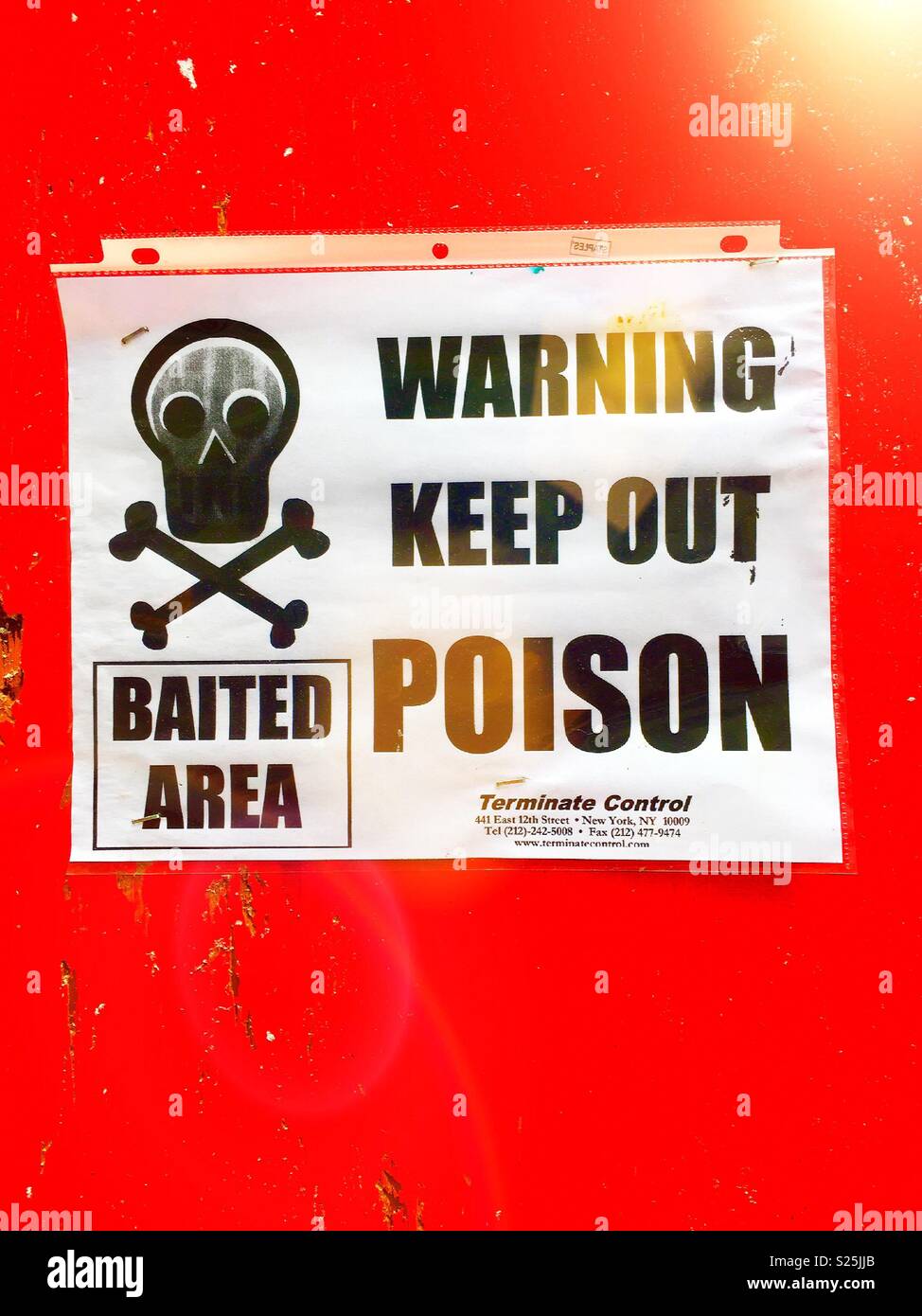 Rat poison warning sign hi-res stock photography and images - Alamy