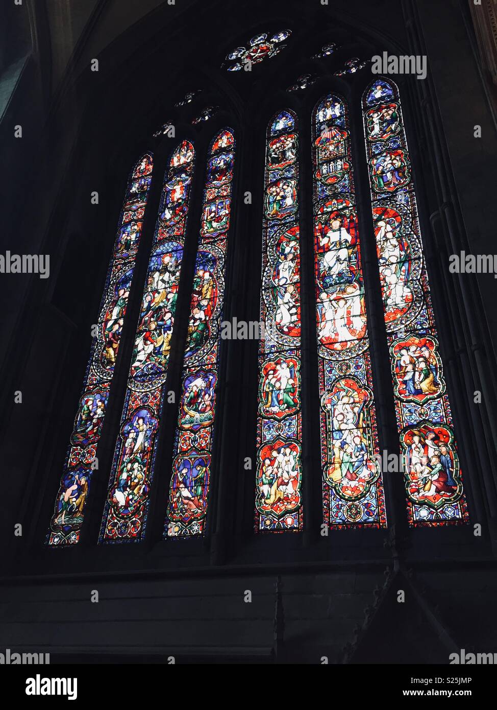 Large stained glass window hi-res stock photography and images - Alamy