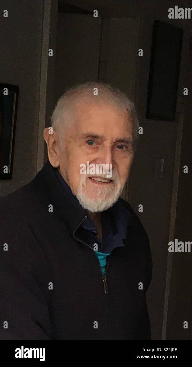 Wise old man hi-res stock photography and images - Alamy