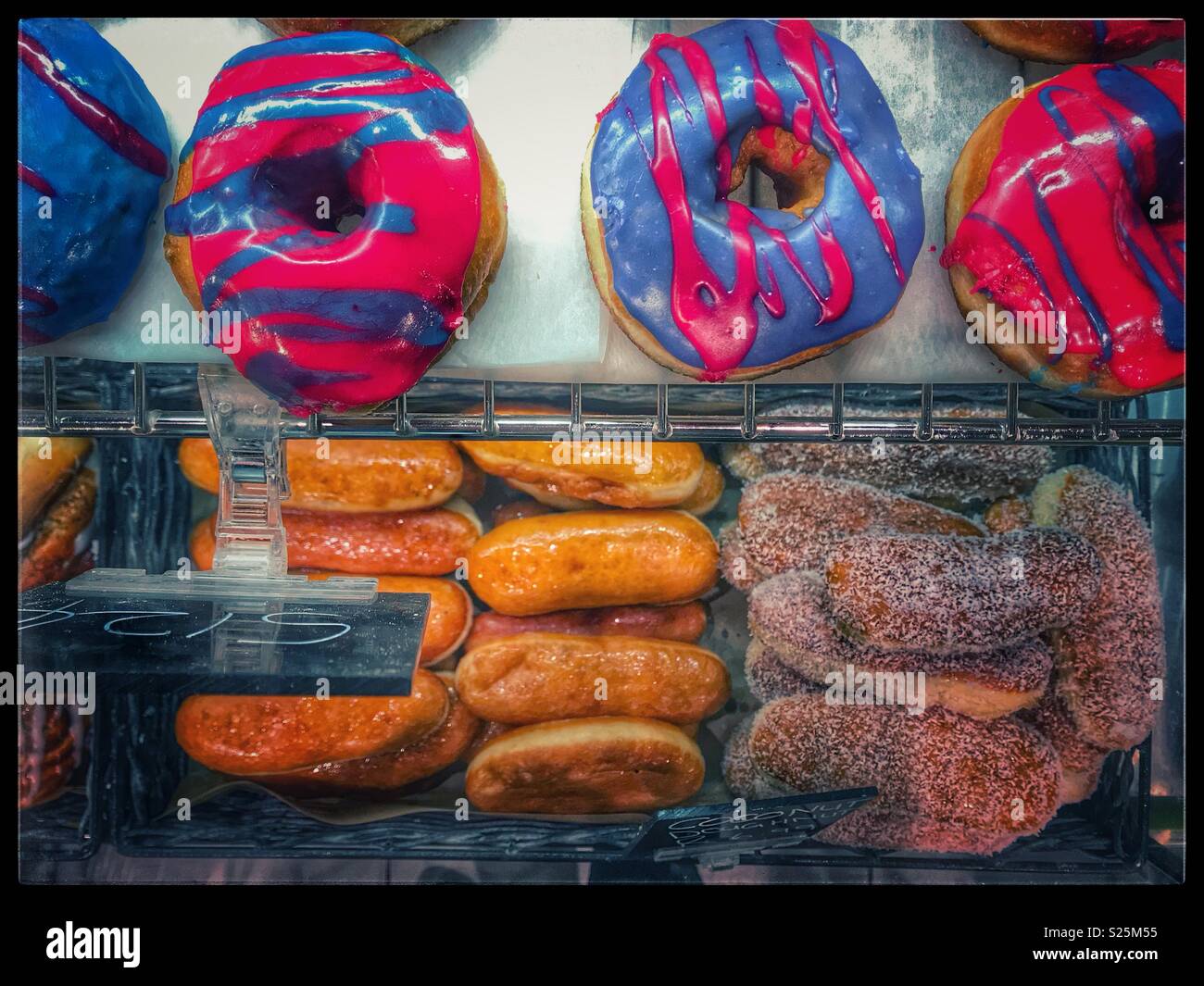 Donuts in supermarket Stock Photo - Alamy
