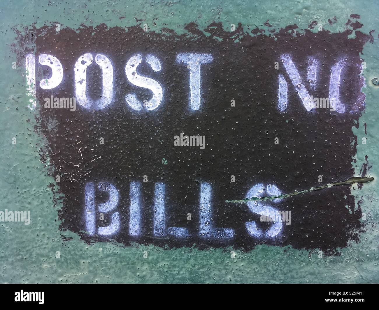 Post no bills sign Stock Photo - Alamy