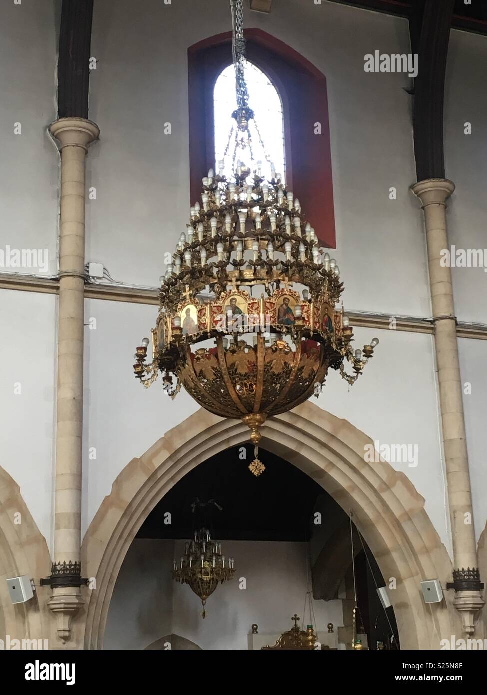 Gold church hi-res stock photography and images - Alamy