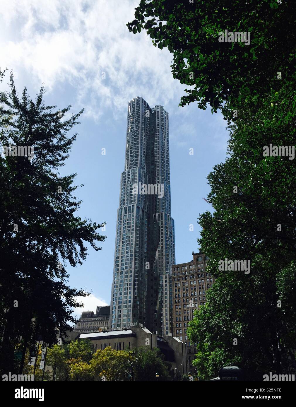 Skyscraper tower block hi-res stock photography and images - Alamy