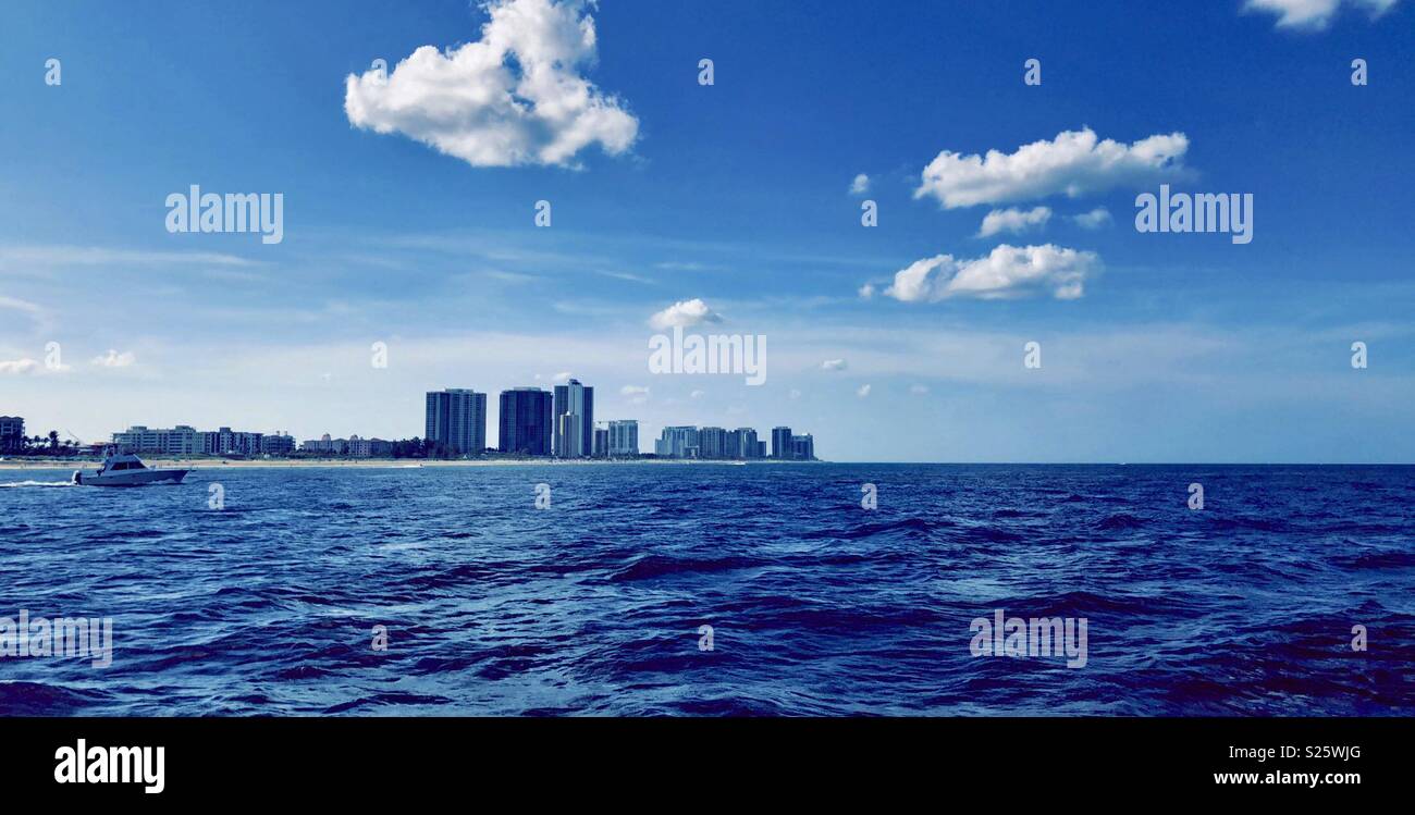 Port of Palm Beach Ocean Skyline Stock Photo - Alamy