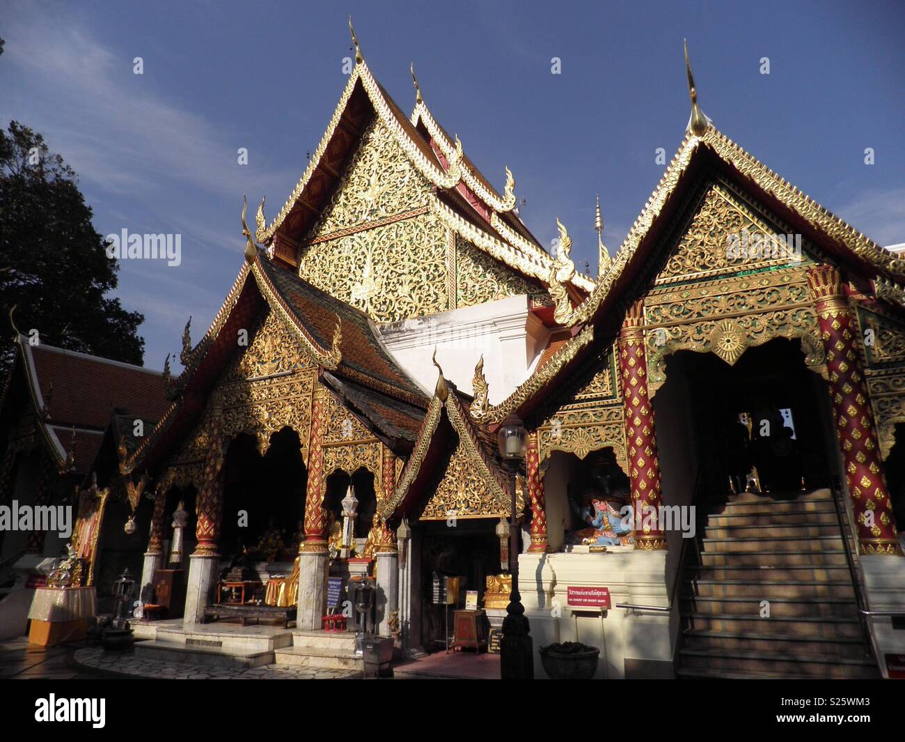 Chang temple hi-res stock photography and images - Alamy