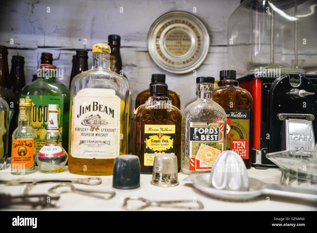 Vintage whiskey bottles hi-res stock photography and images - Alamy