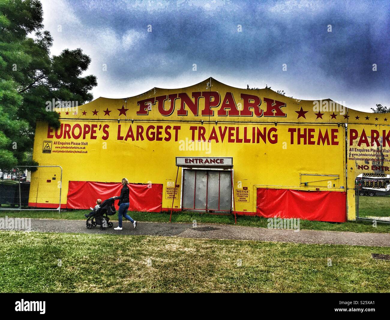 The fun park is closed Stock Photo - Alamy