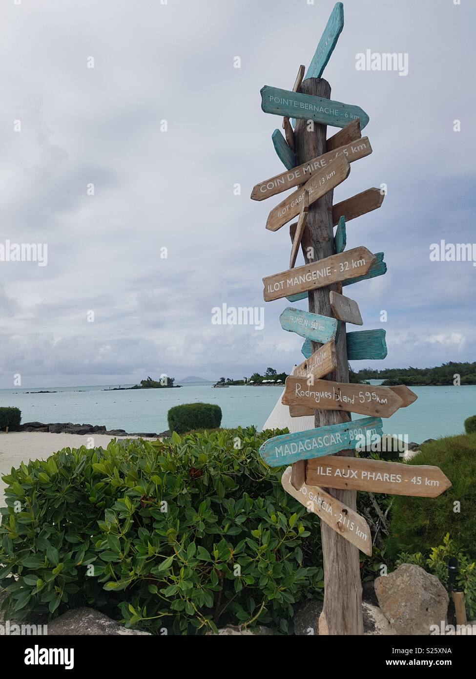 Signs in the sand hi-res stock photography and images - Alamy