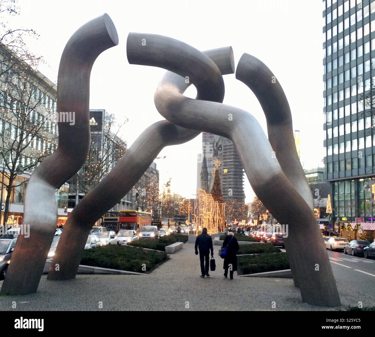Sculpture street art hi-res stock photography and images - Alamy