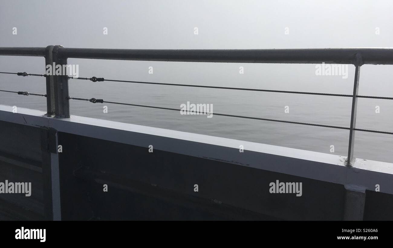 Ship railing hi-res stock photography and images - Alamy