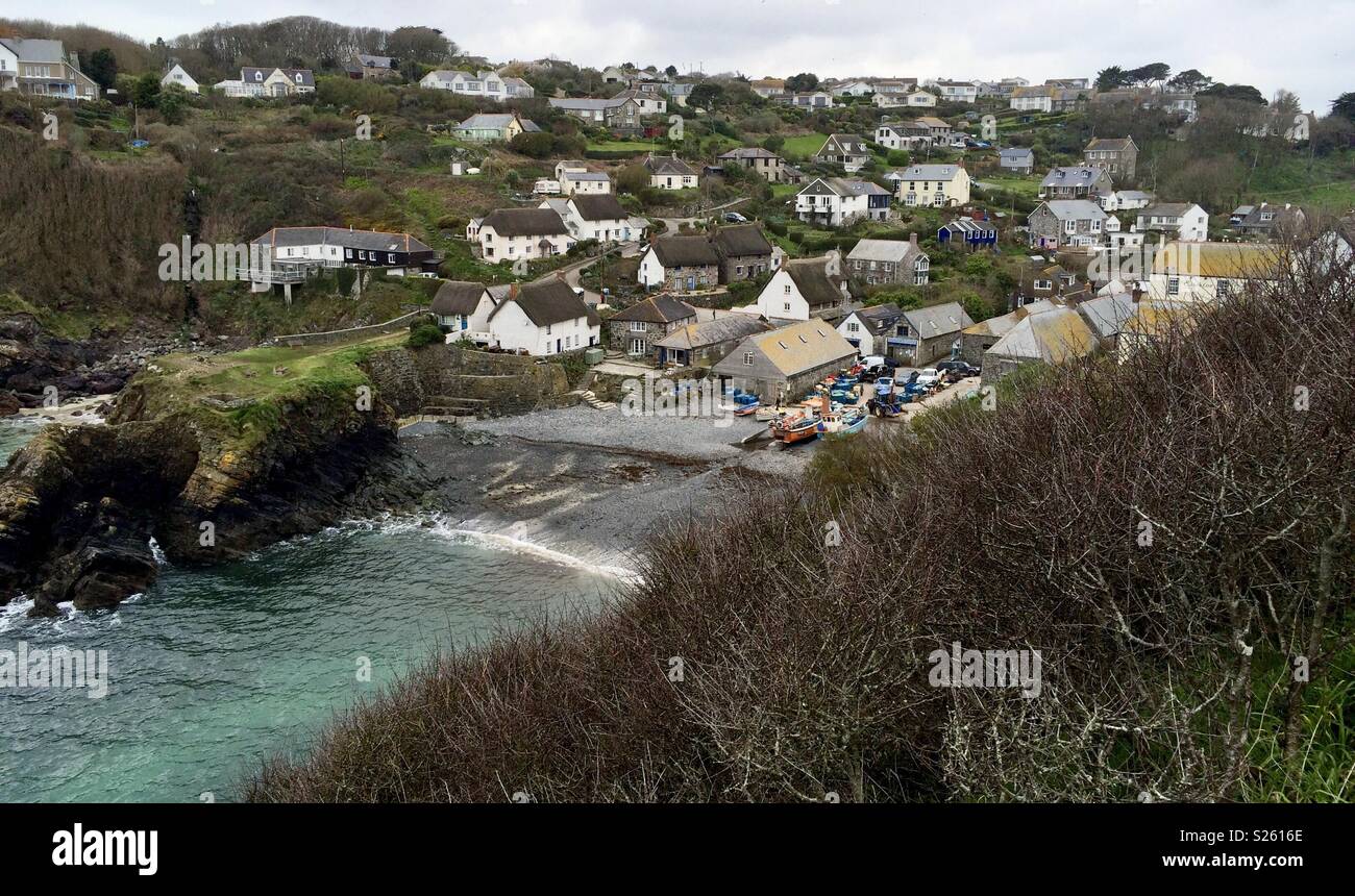 Cadgwith cove cornwall Stock Photo - Alamy