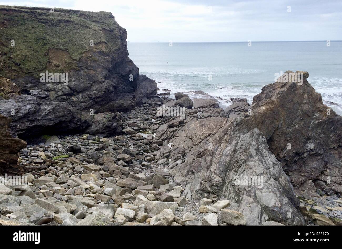 Cornwall rocks cliffs hi-res stock photography and images - Alamy
