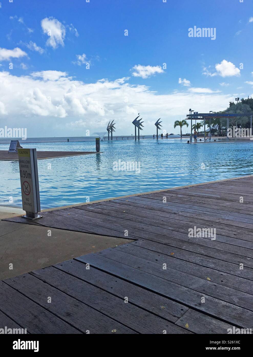 Cairns infinity pool hi-res stock photography and images - Alamy