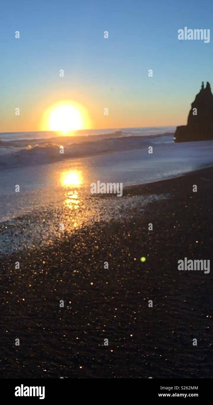 Ocaso en Océano Pacífico Stock Photo - Alamy