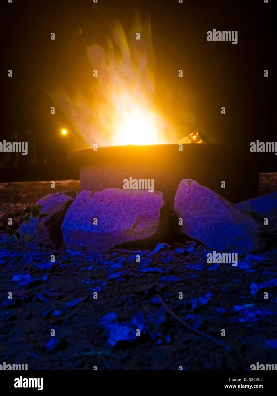 Fire camping hi-res stock photography and images - Alamy