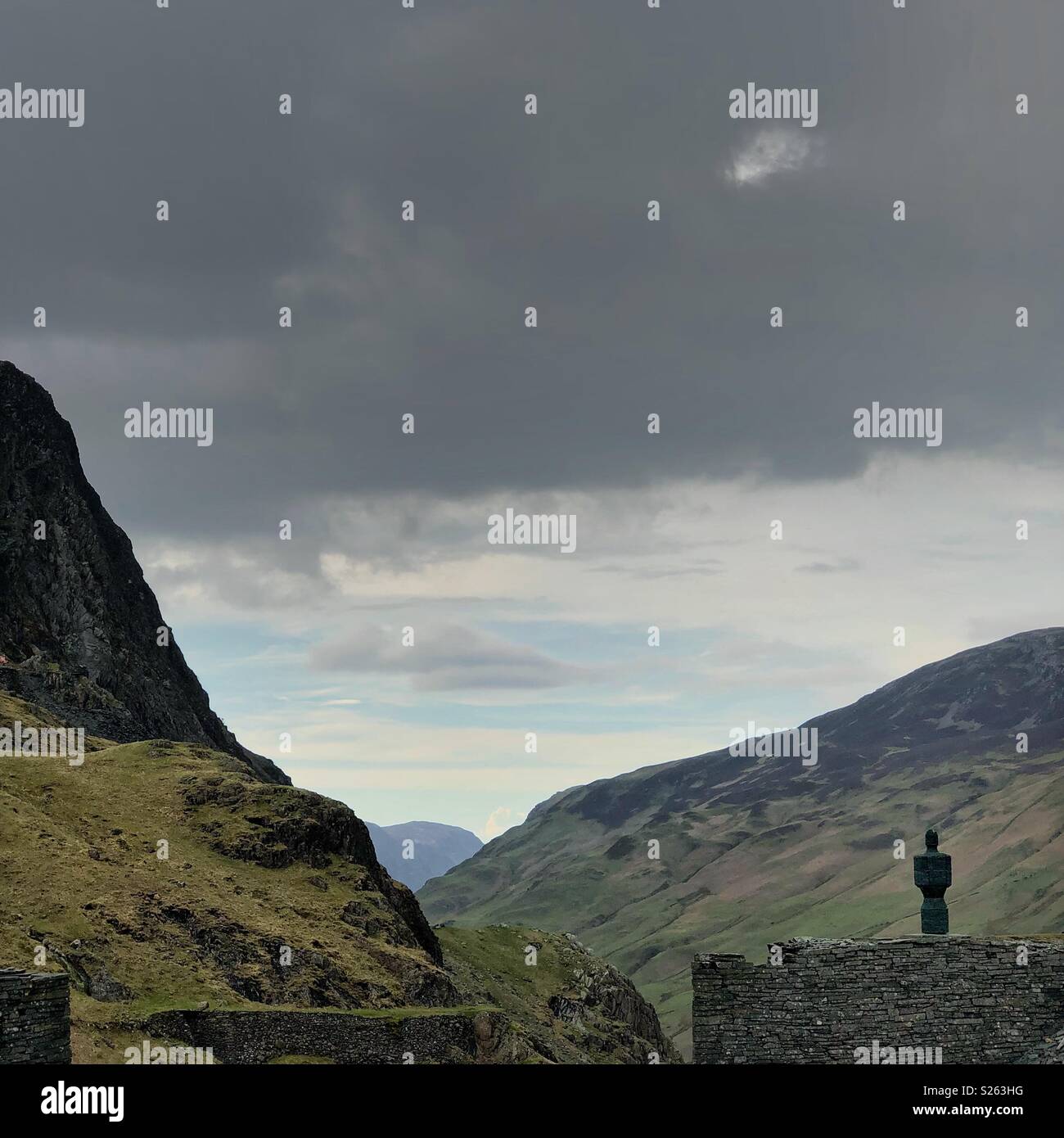 Slate man sculpture at Honister Pass Stock Photo - Alamy