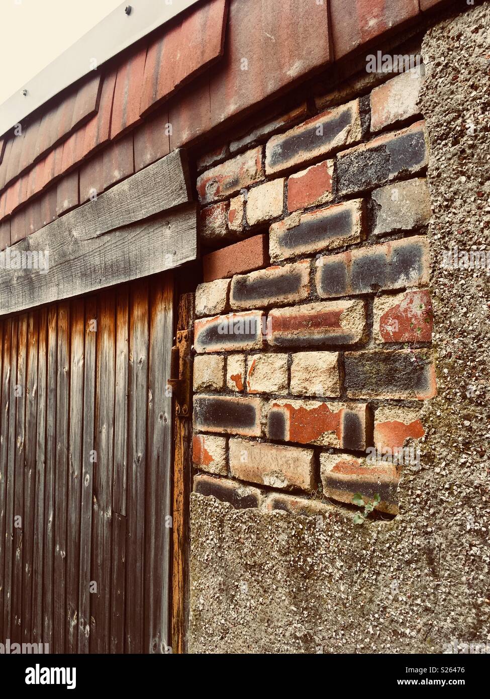 Broken cladding hi-res stock photography and images - Alamy