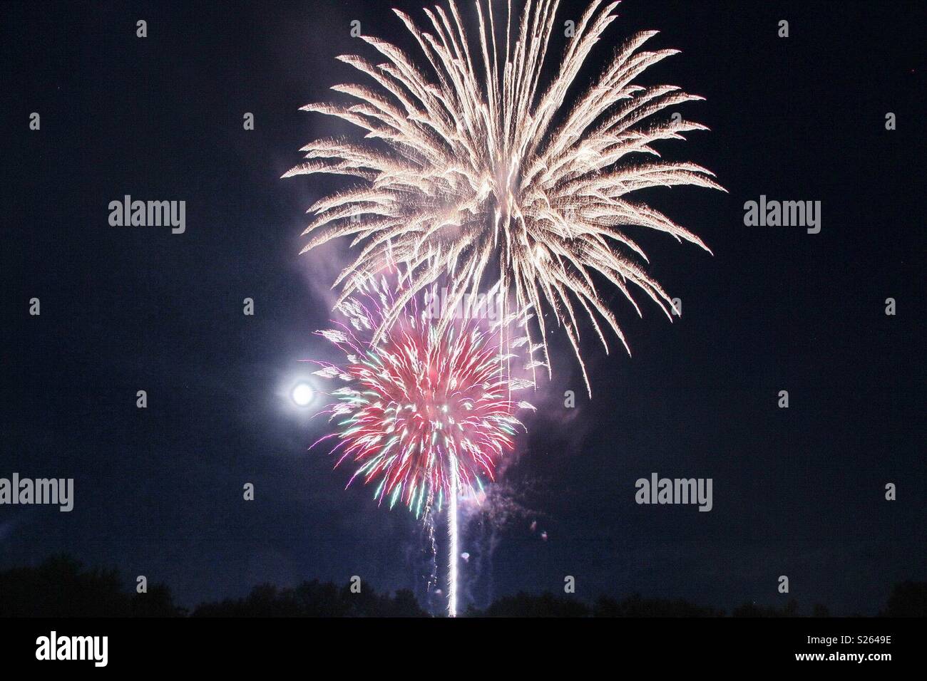 Fireworks and full moon hi-res stock photography and images - Alamy