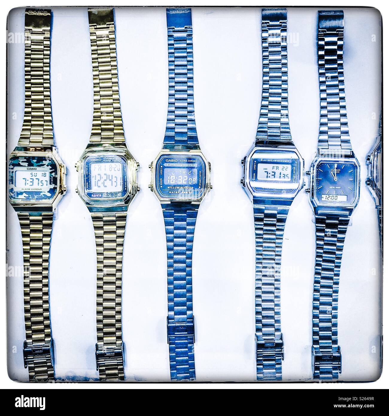 Vintage watches display hi-res stock photography and images - Alamy