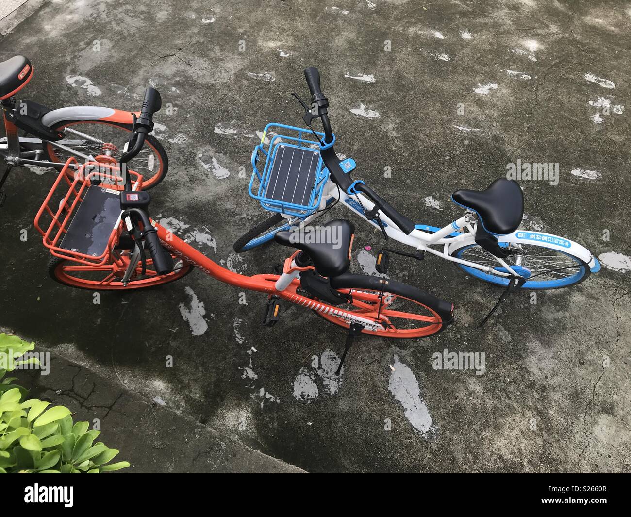 Share bike hi-res stock photography and images - Alamy
