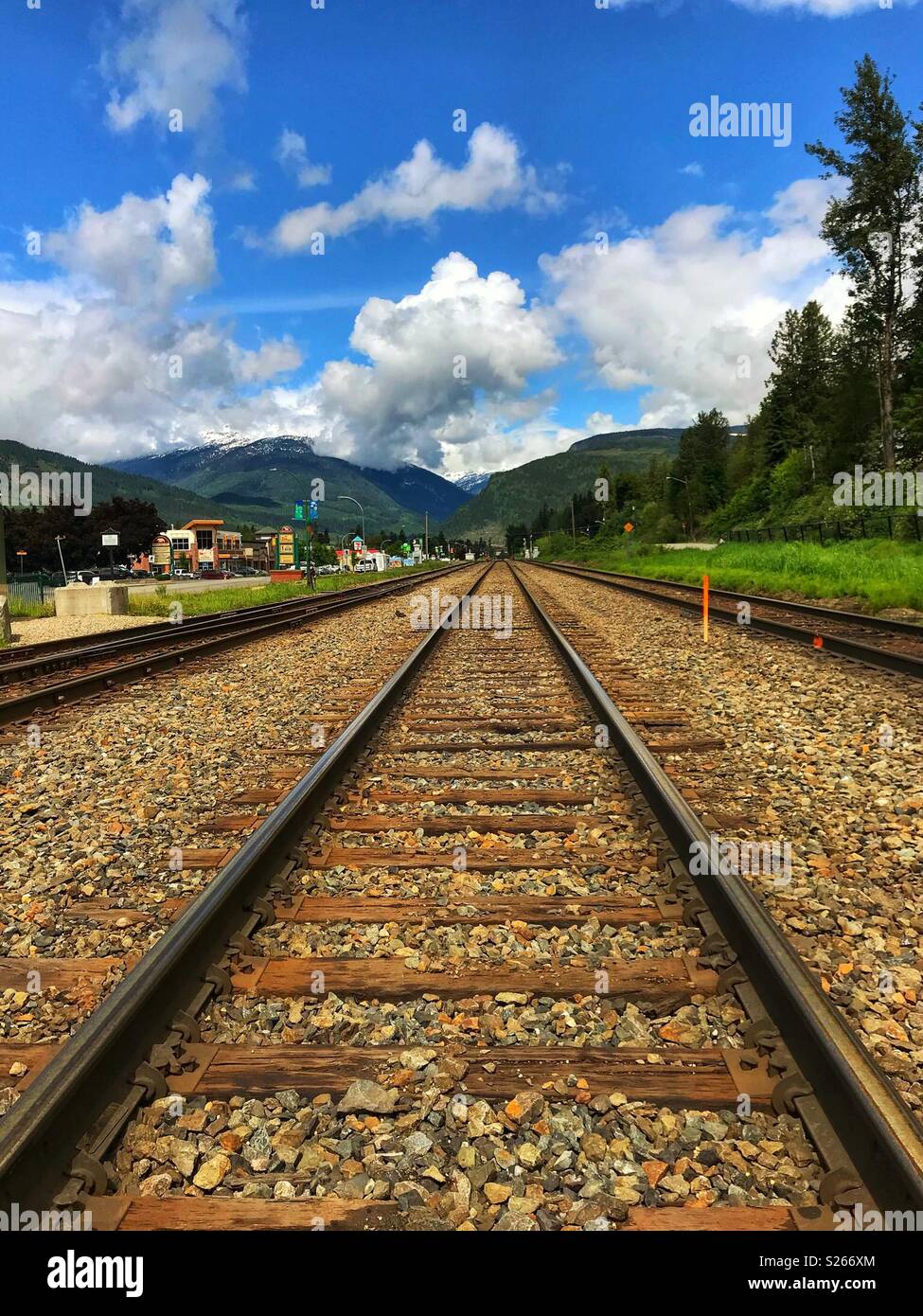 Rail railway line lines track tracks hi-res stock photography and ...