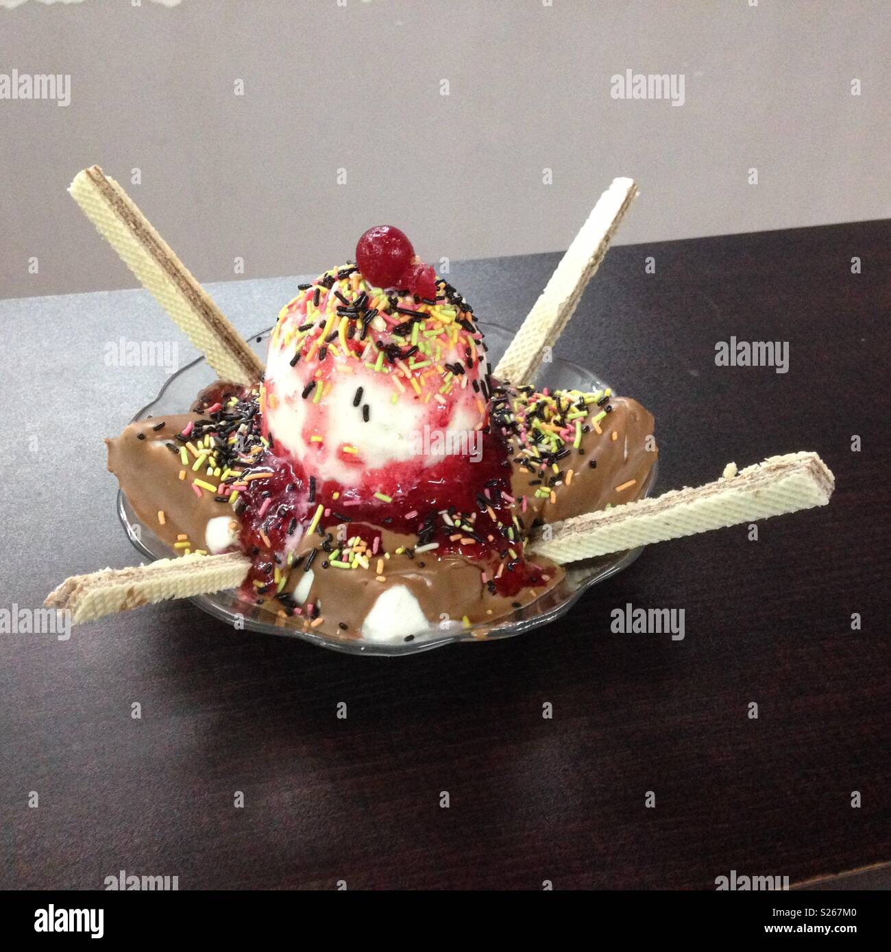Royal ice cream hi-res stock photography and images - Alamy