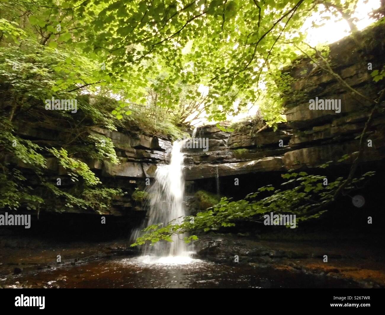 Hidden waterfall hi-res stock photography and images - Alamy