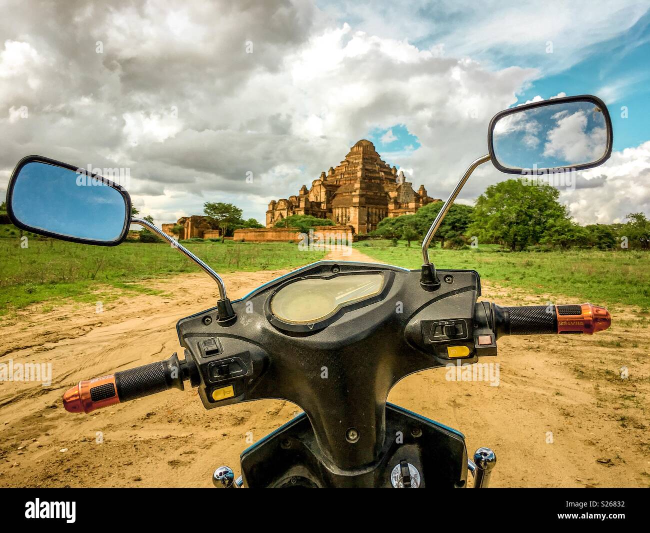Old temples hi-res stock photography and images - Alamy
