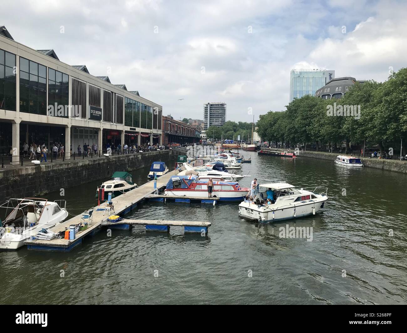 Bristol waterfront hi-res stock photography and images - Alamy