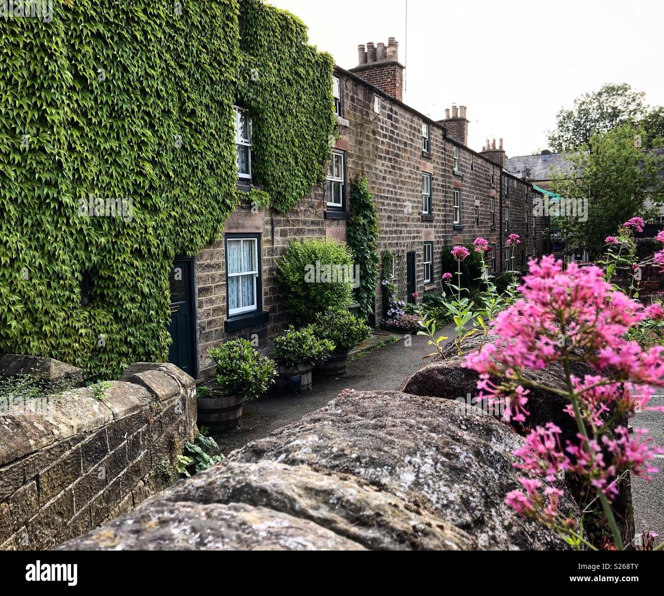 English mill house hi-res stock photography and images - Alamy
