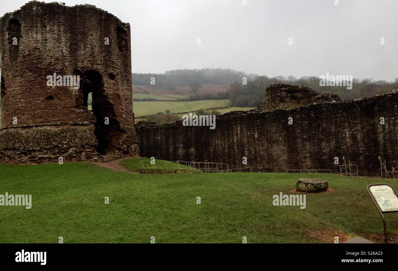 Skenfrith castle hi-res stock photography and images - Alamy