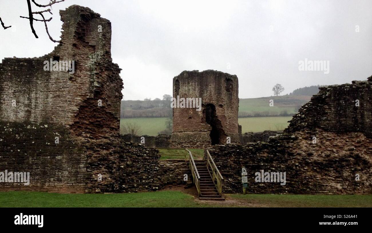 Skenfrith castle hi-res stock photography and images - Alamy
