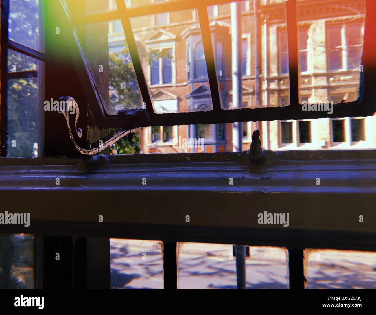 Tudor window street hi-res stock photography and images - Alamy