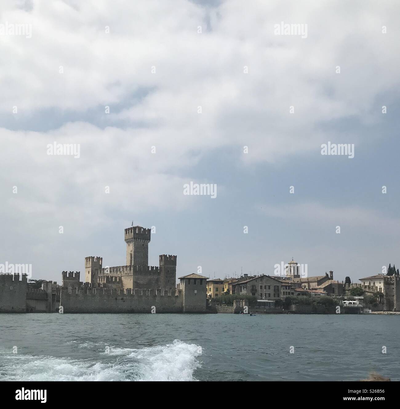 Italia sirmione hi-res stock photography and images - Alamy