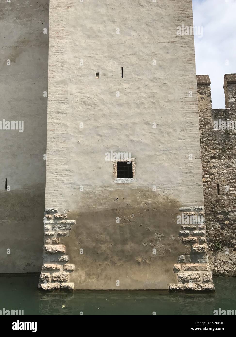 Castle wall window hi-res stock photography and images - Alamy