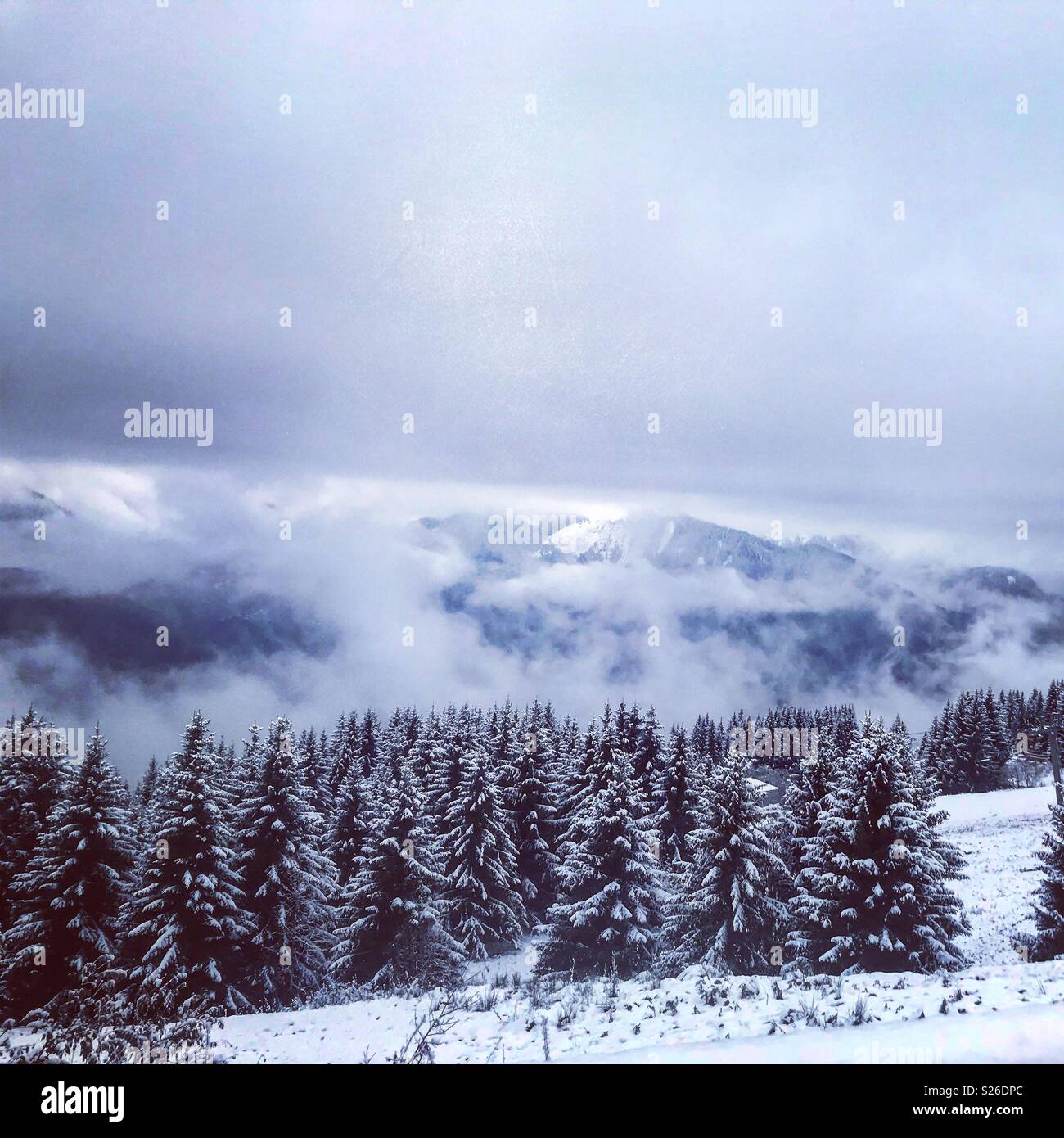 Snowy french alps hi-res stock photography and images - Alamy