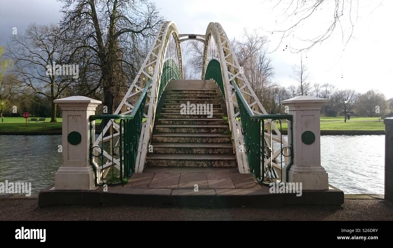 Arch footbridge hi-res stock photography and images - Alamy