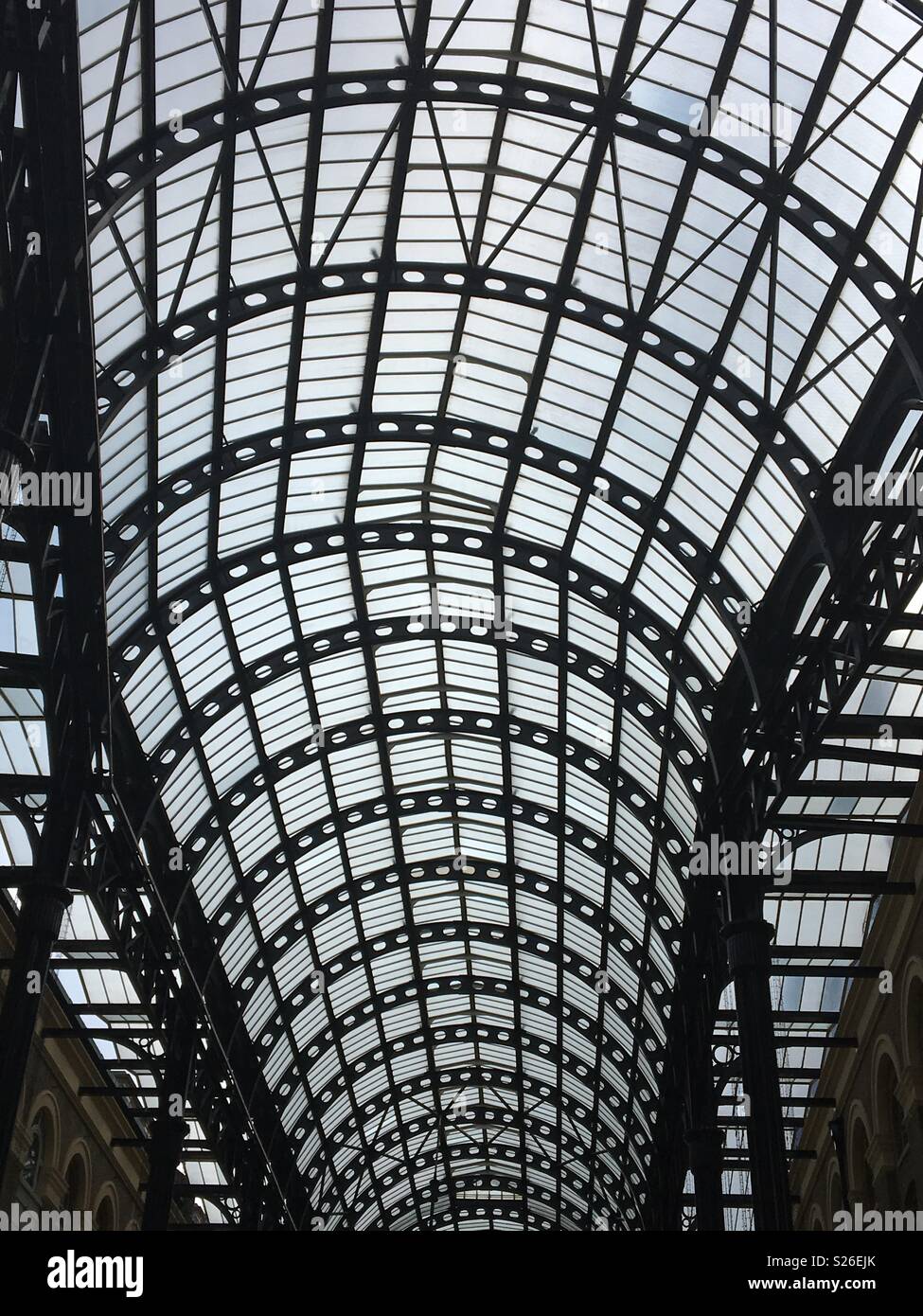 Metal roof structure hi-res stock photography and images - Alamy