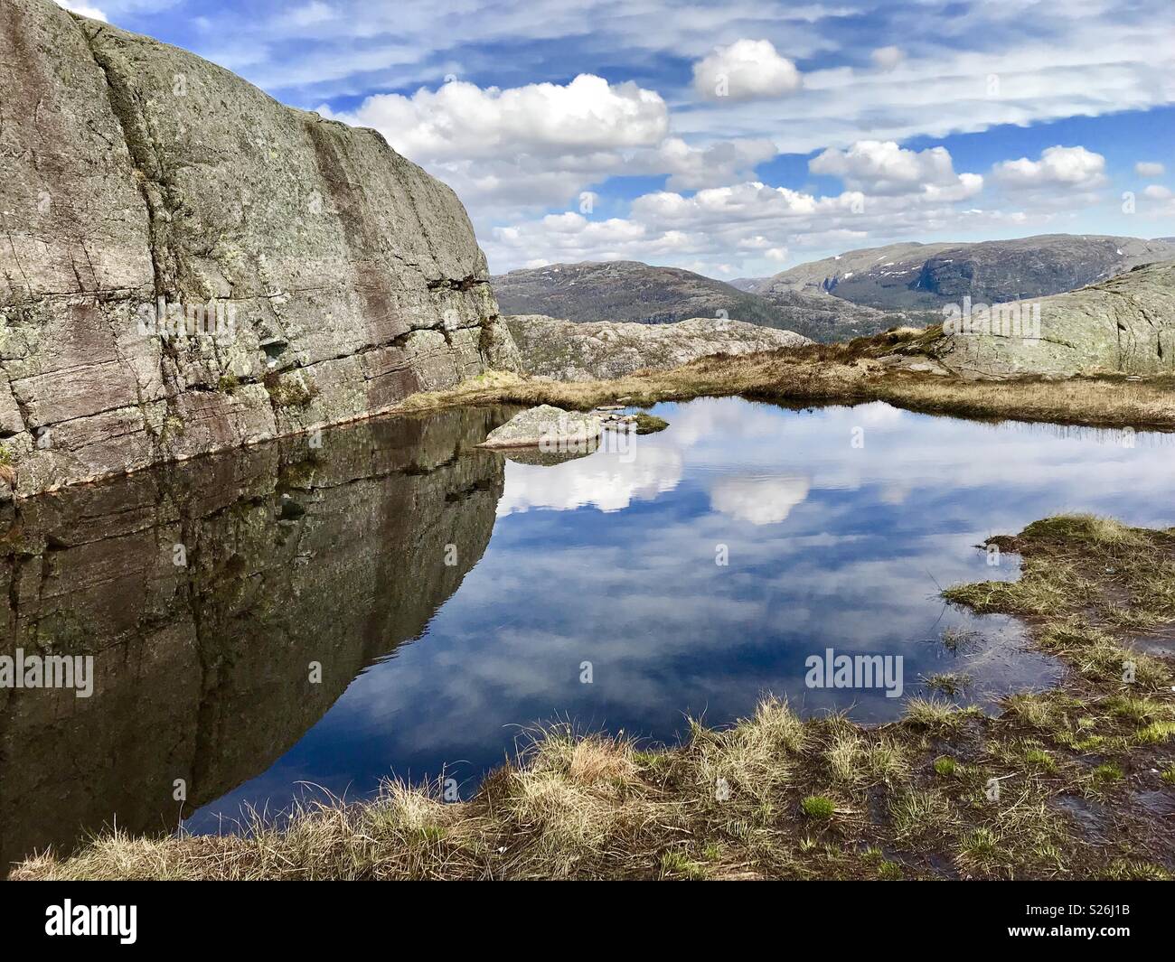 Reflections in rock pool hi-res stock photography and images - Alamy