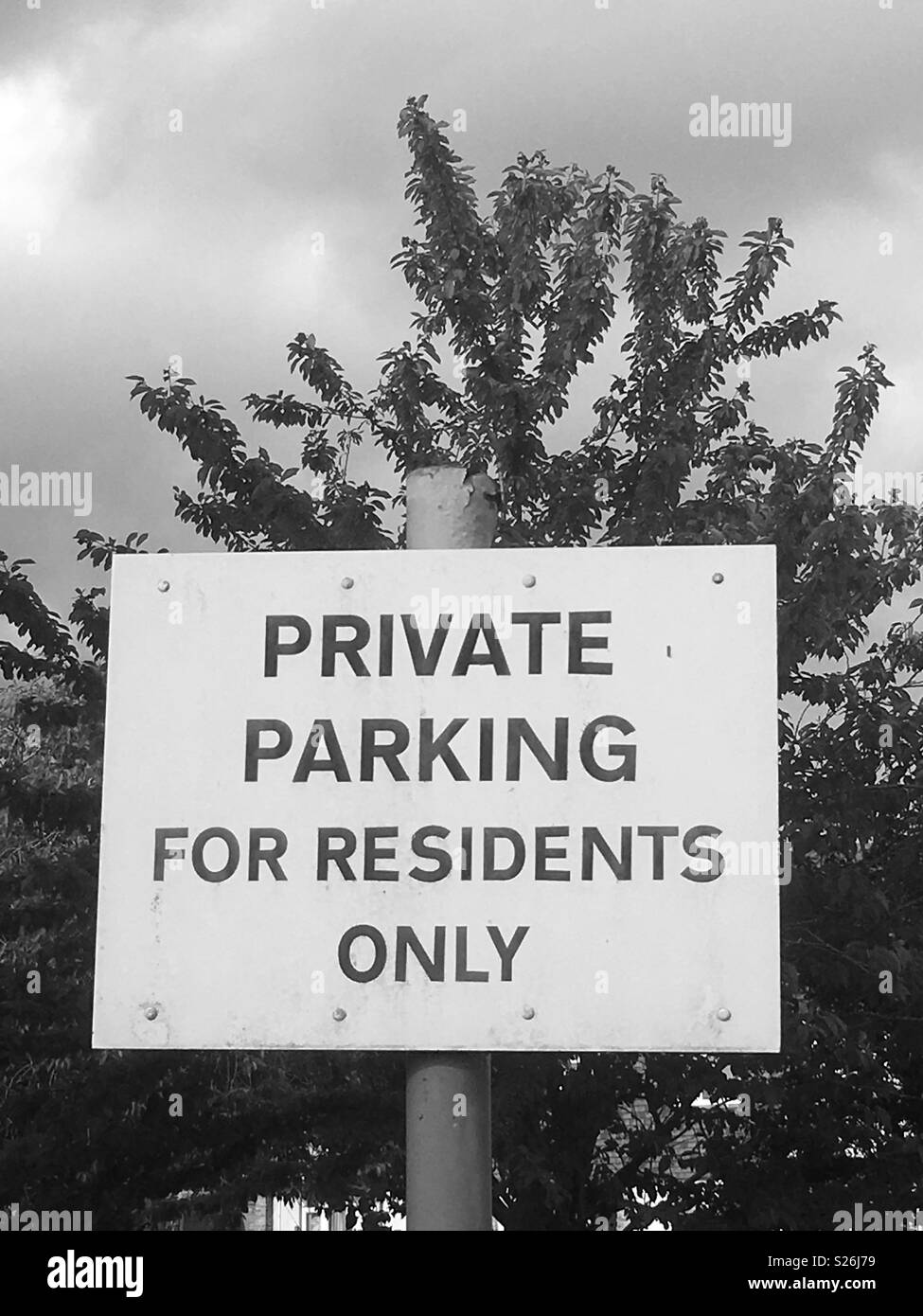 Private residents only sign hi-res stock photography and images - Alamy