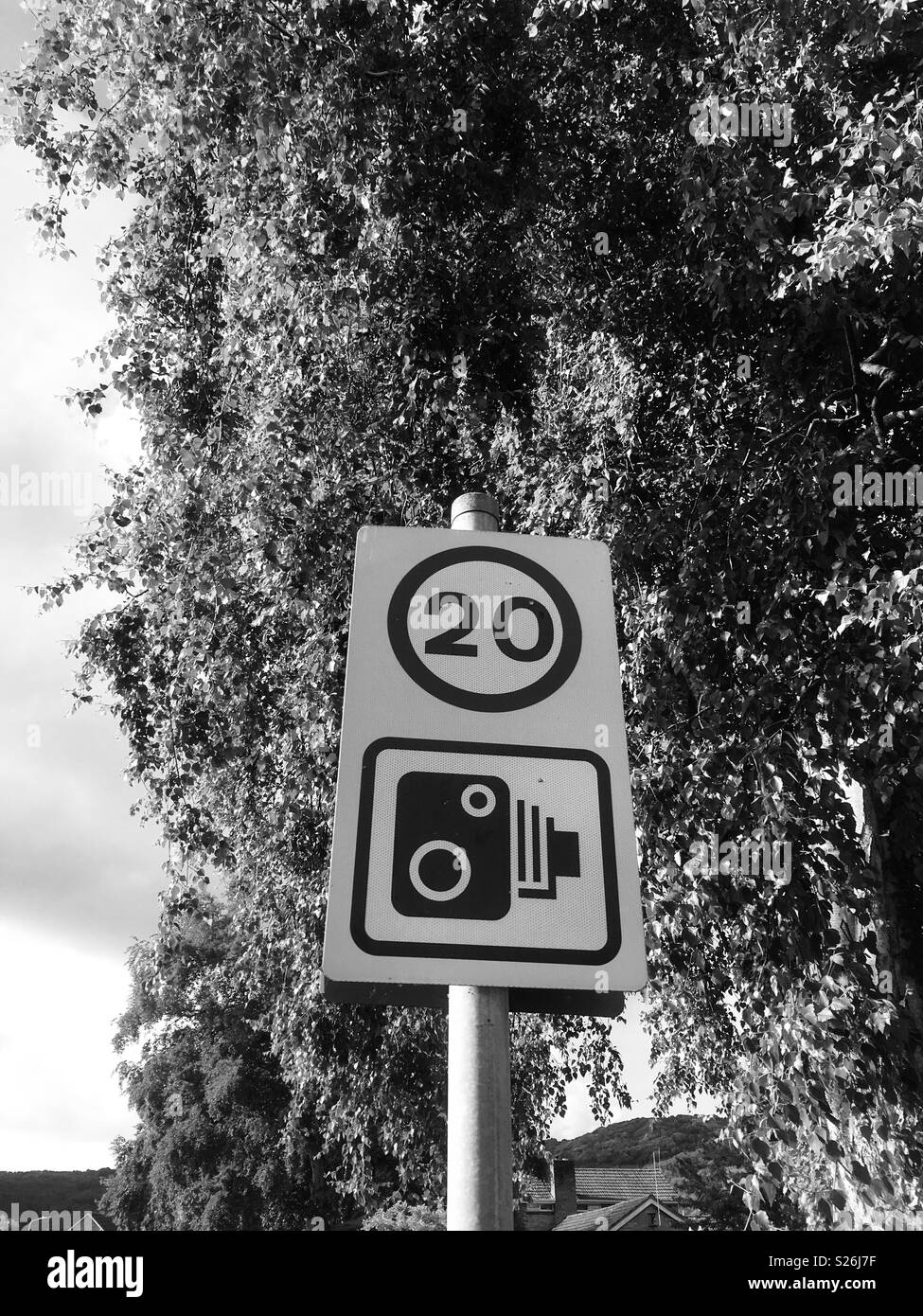 Speed limit and speed camera road signs Stock Photo - Alamy