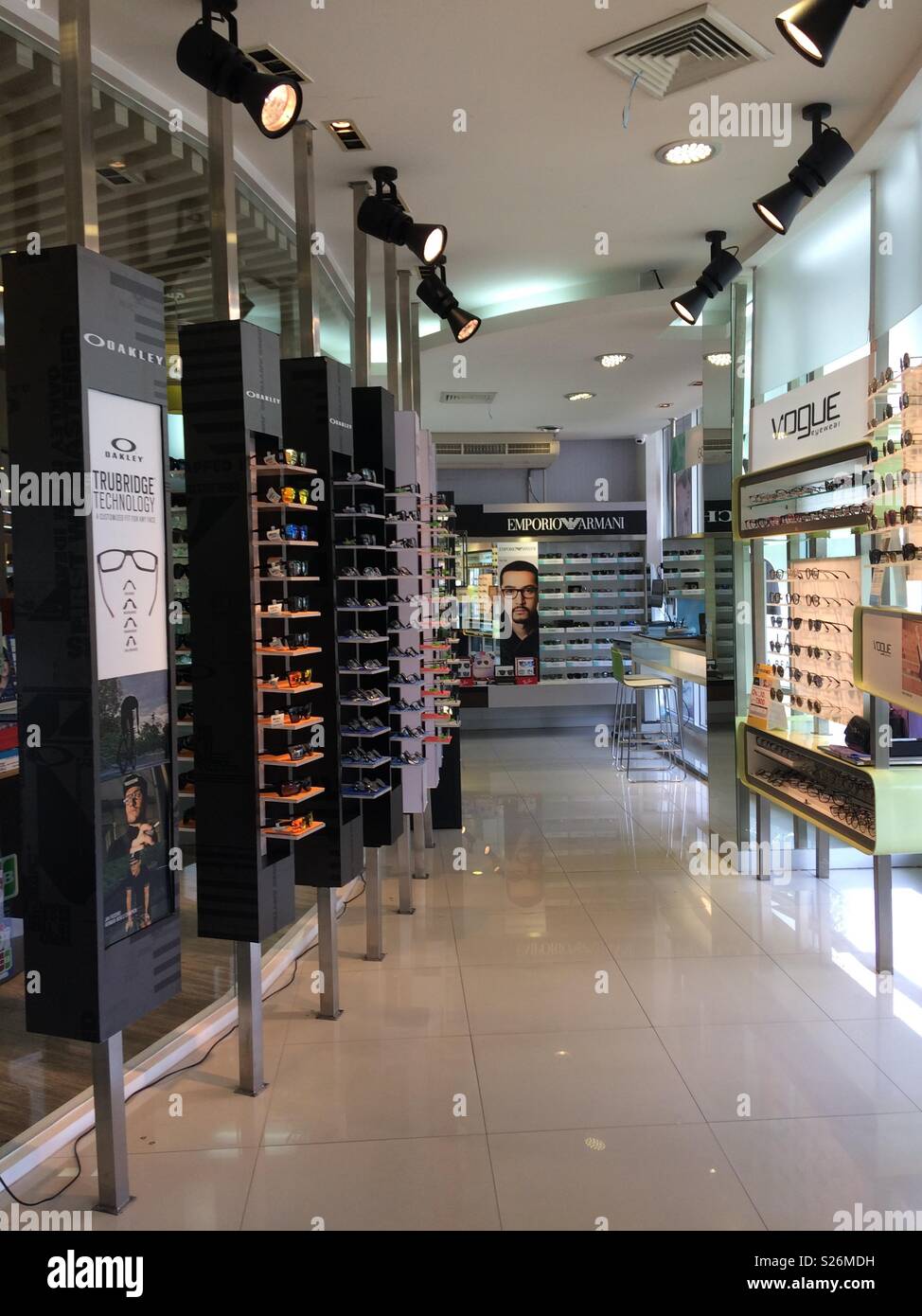 Opticians retail hi-res stock photography and images - Alamy