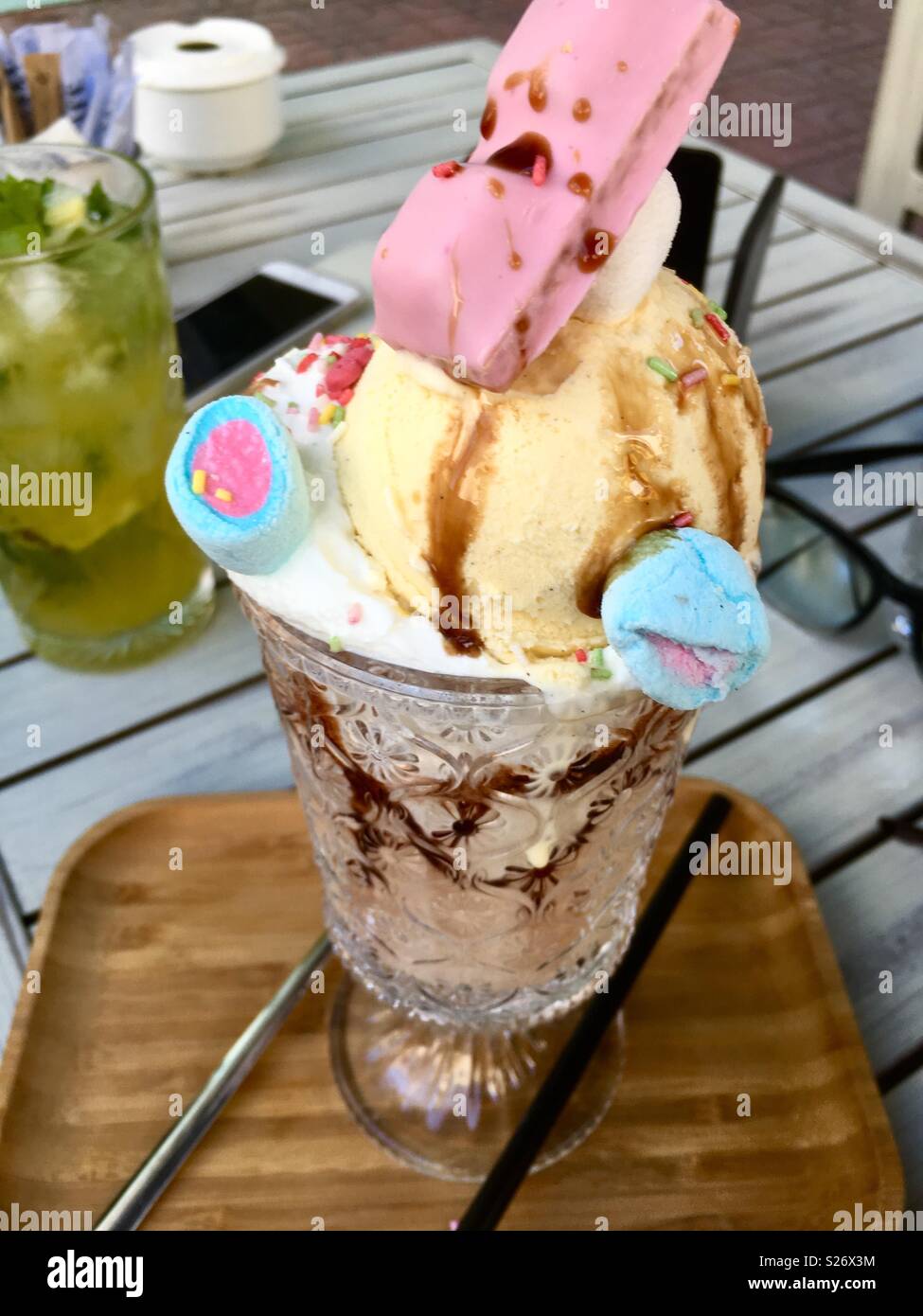 Cocktail ice cream hi-res stock photography and images - Alamy